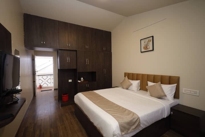 The Nook Above – Botanical Garden View Room - ウダガマンダラム