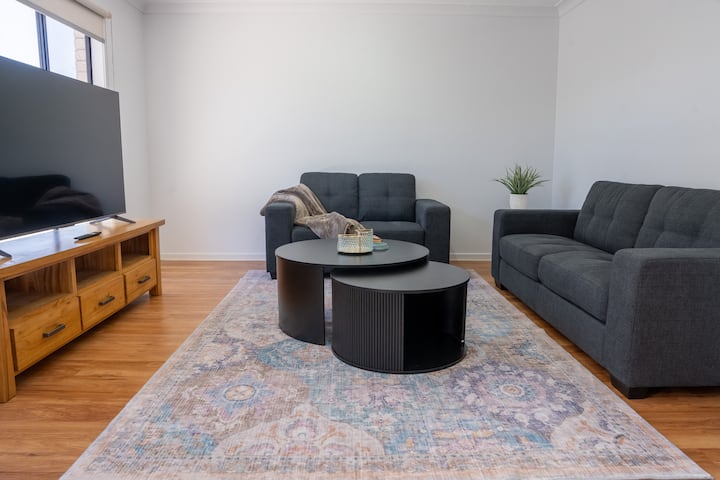 Warm, Welcoming & Spacious - Jacobs Well