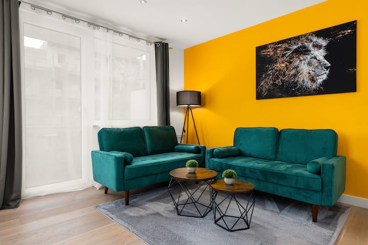 < Lion Design | Zentral | Parkplatz | Küche > - Wolfsburg