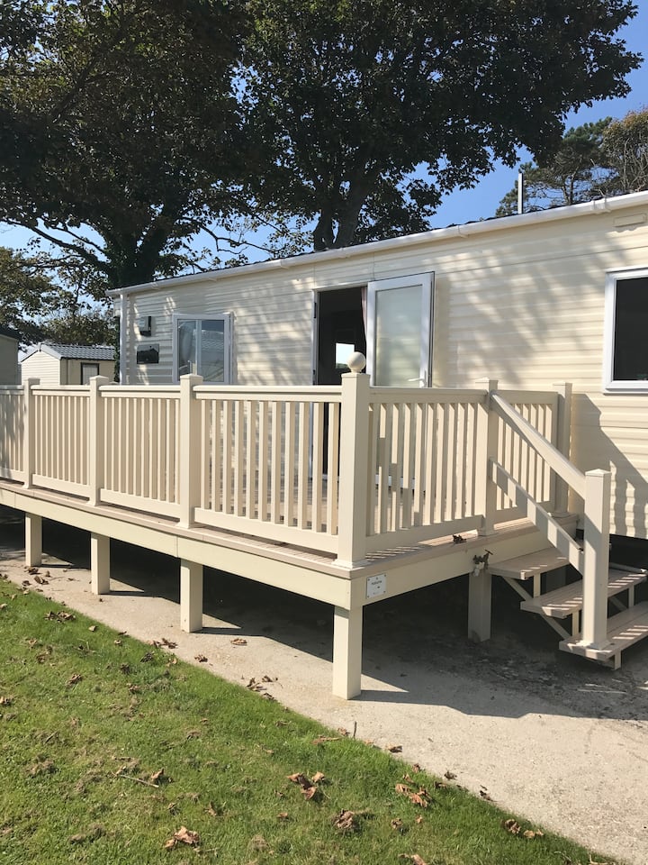 Our Home From Home. 6 Berth, 2 Bedroom Caravan. - New Milton