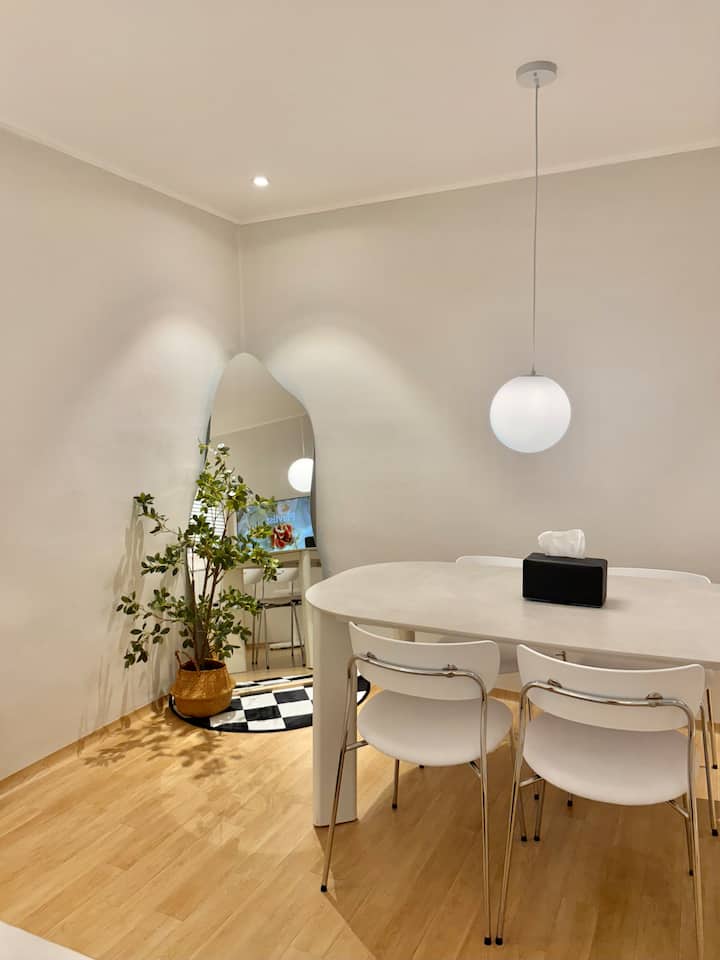 #오픈할인#광안리해수욕장 #광안역5분 #수영역7분 #센텀시티벡스코 #광안리감성숙소#짐보관 - Busan