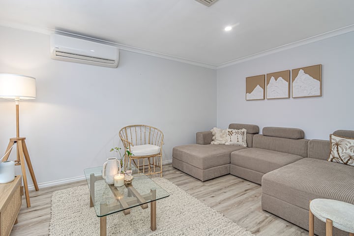 Close To The Coast Beautiful Beach House - Perth