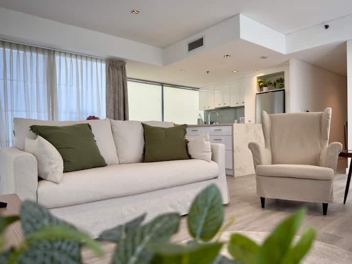 Apartment W/car Park & Sundeck, Walk To Kings Park - Perth