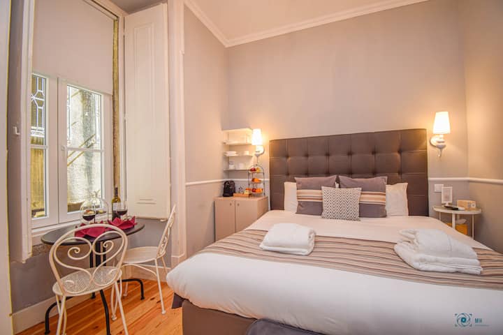 B In B, Best Douradores- Suíte Deluxe Vista - Lisbon