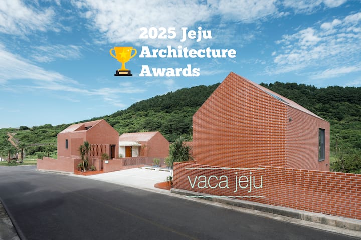 [오픈특가]무료 온수풀&자쿠지/해수욕장 도보 1분/2025건축문화대상/복층독채/기본 4인 - Zuid-Korea