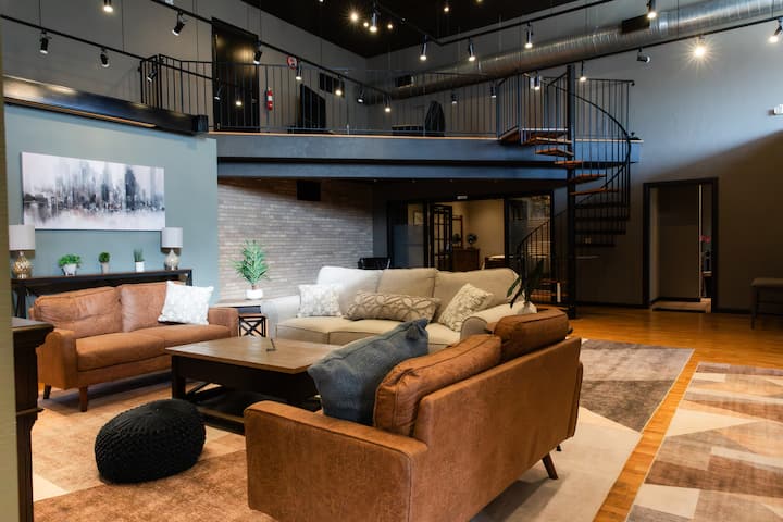 The Hidden Gem - Springfield, IL