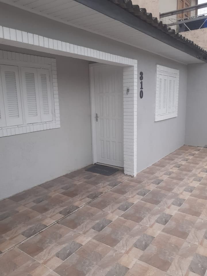 Casa Próxima Ao Mar Em Areias Brancas. - Arroio do Sal