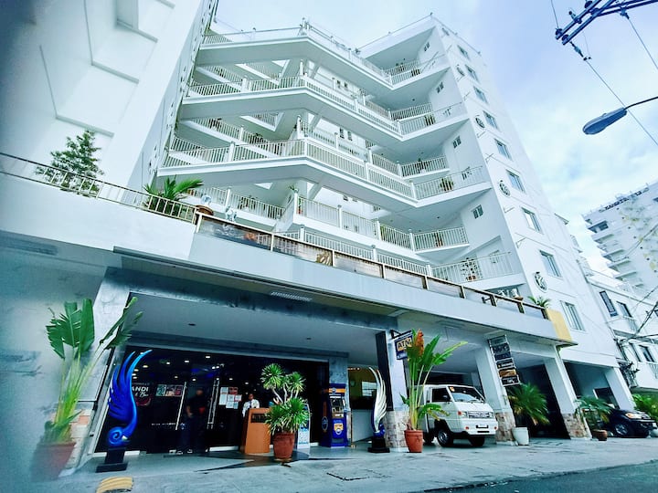 Stunning Suite W/ Parking Nr Sm Clark/walking St - Angeles