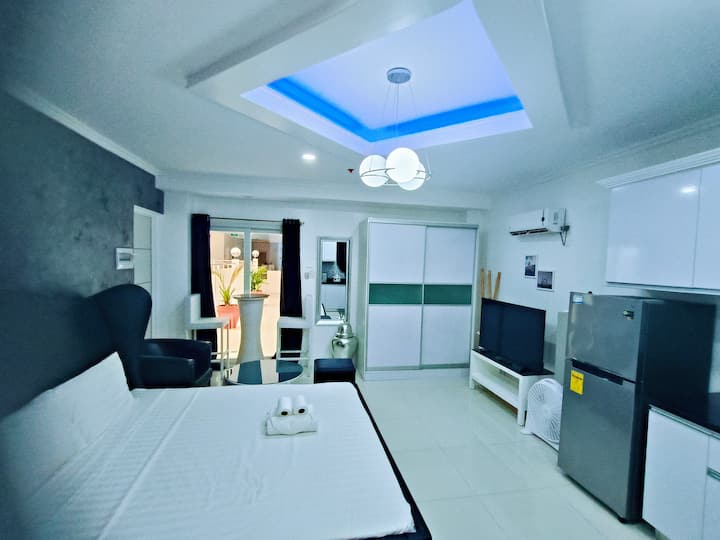 Stunning Suite W/ Parking Nr Sm Clark/walking St - Philippines