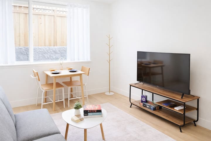 New Modern Private Entire Unit In Heart Of Fremont - Seattle, WA