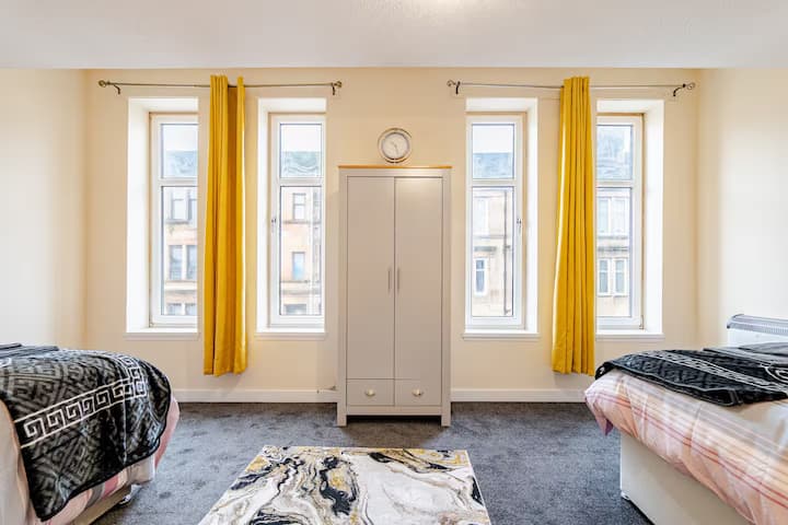 Cosy Retreat - Suite 5 - Hamilton, UK