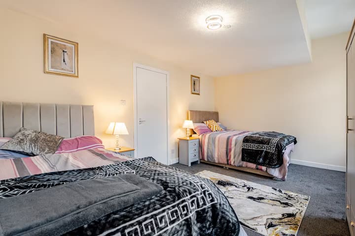 Cosy Retreat - Suite 5 - Motherwell