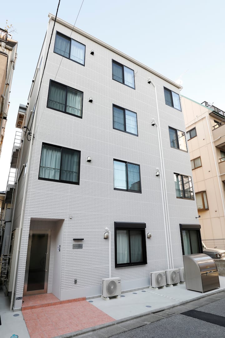 【Opening Discount】direct Bus To Haneda&disney #403 - Misato