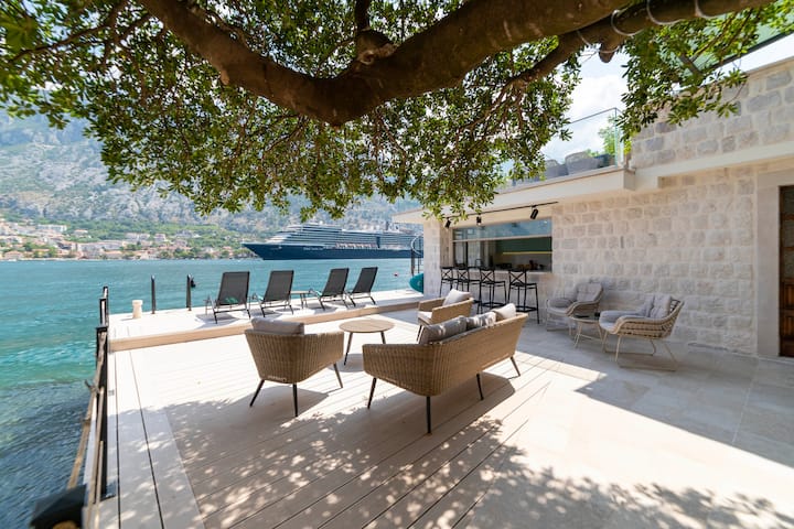 Seafront Kotor Bay View Villa Nw - Kotor