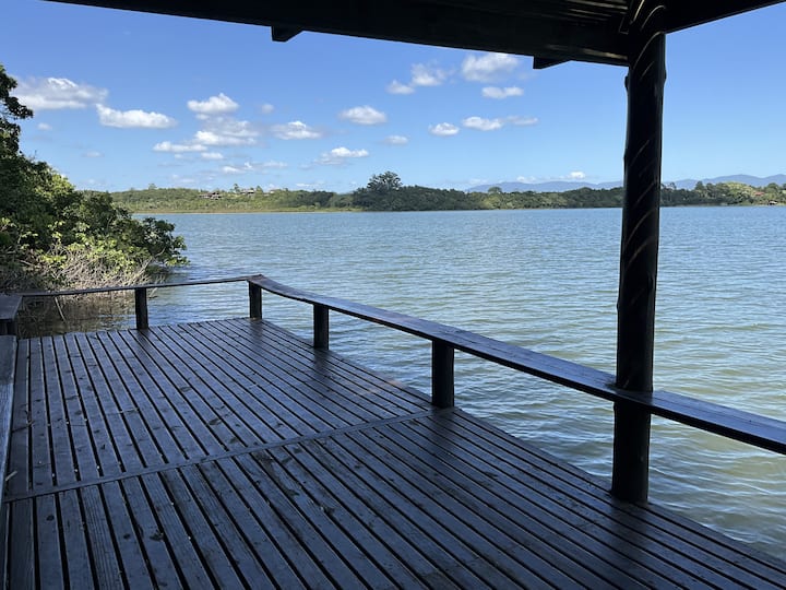 Casa Na Beira Da Lagoa Ibiraquera Perto Da Praia - Imbituba