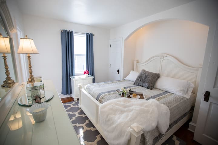 Downtown Manheim Suite To Eat, Drink, And Shop! - Lititz