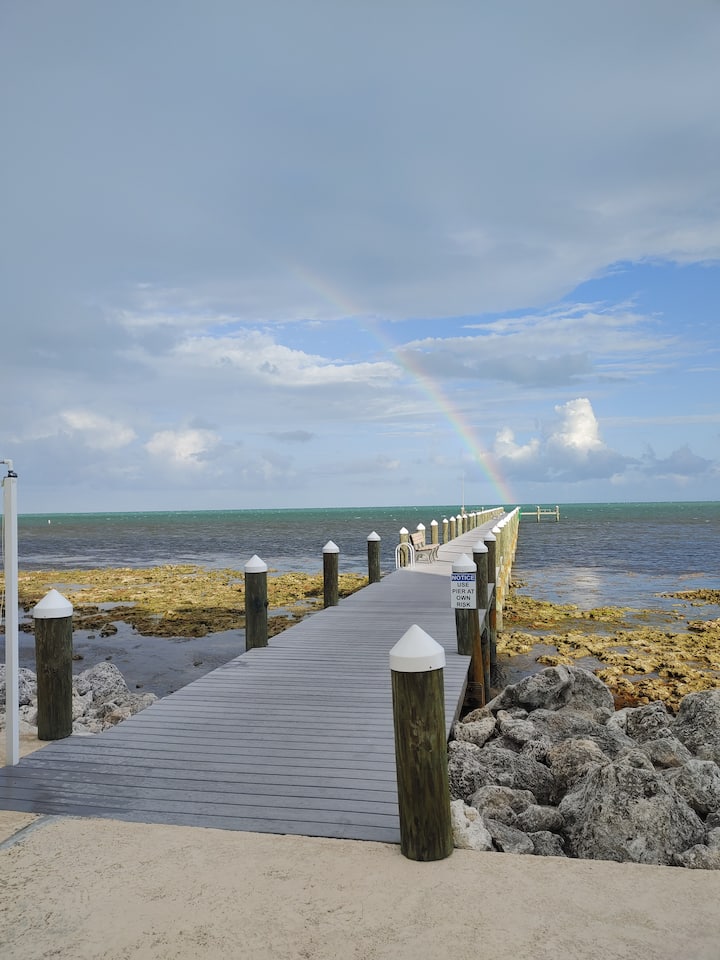 Condominium Complex With Oceanfront Pool And Pier. - Islamorada, FL
