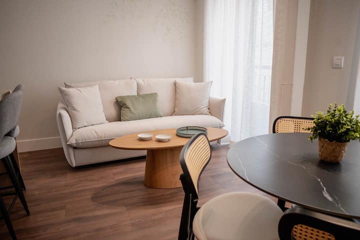 Casa Del Reloj Boutique 1º B: Vistas A La Catedral - Jaén