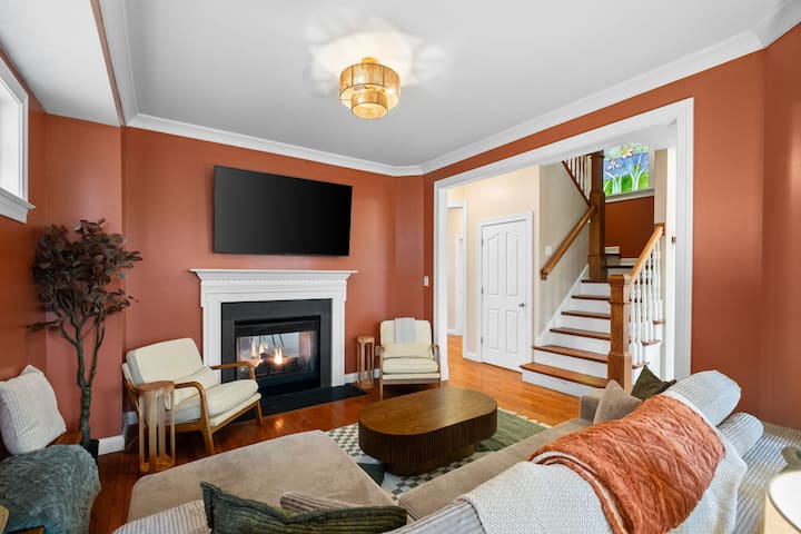 Bohemian 4br Cwe Villa•game Room•garage•patio•yard - Saint-Louis, MO