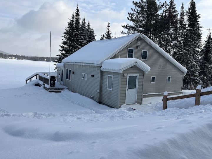 Spooner Lodge On Back Lake - Lake Francis, NH
