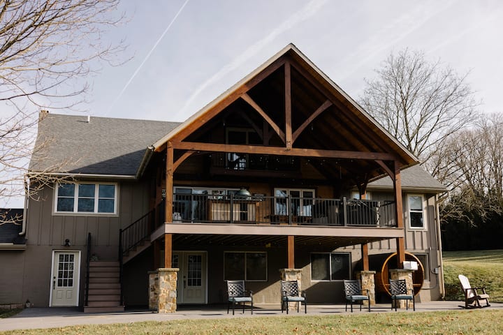 5 Bedroom House, Sleeps 16, W/ Hot Tub And Sauna. - Lancaster, PA