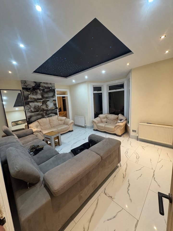 5 Bed Luxury Bungalow - Edinburgh