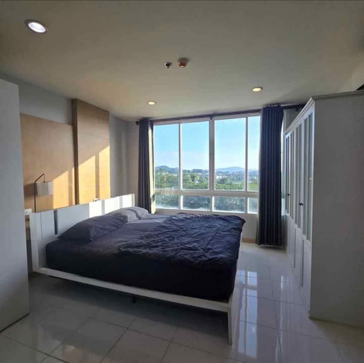 Holiday Spacious Family Condo Lake & Mountain View - Phuket