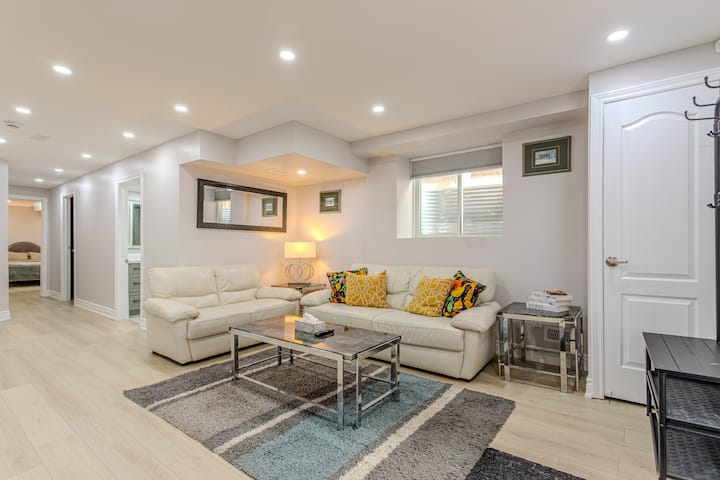 2-br Suite | Private Entrance | Parking |Pond View - Milton