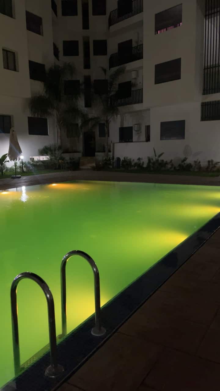 Apparemment Avec Piscine Balcon + Grande Terrasse - Bouznika