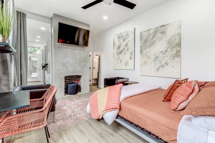 Elevated Old Town Hideaway W/ Private Courtyard - Alexandria, VA