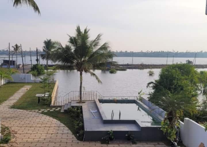 Room With Patio At The Cove, Kuzhuppilly Beach - 고치