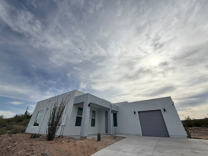 Private Modern Desert Home W/ Mountain Views - Tucson, AZ