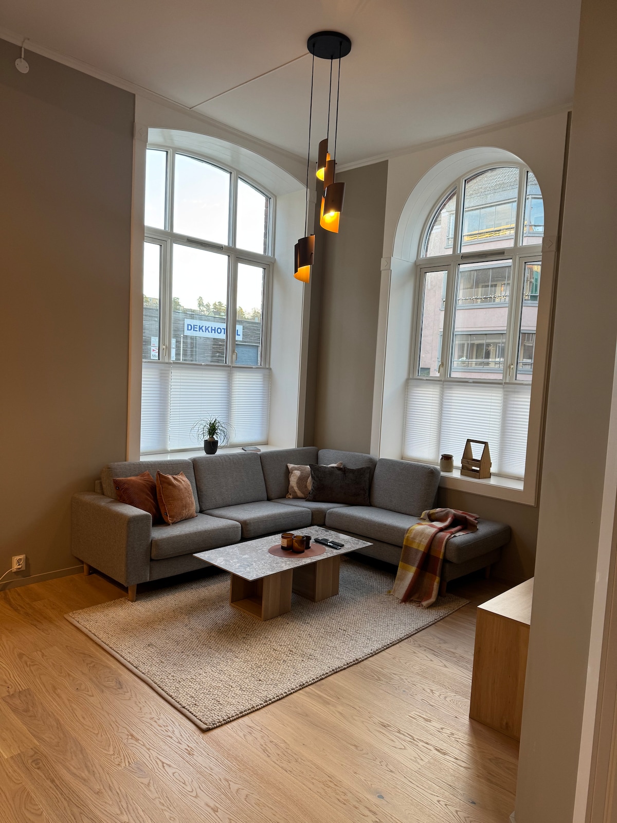 Bright, airy and newly renovated apartment in the city center ...