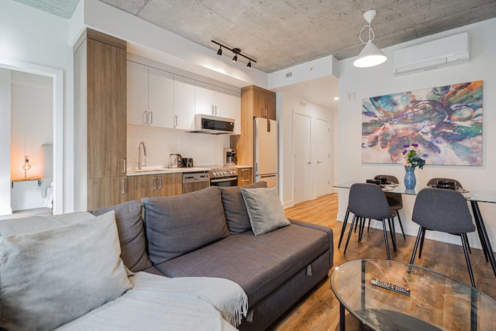 Charming 1br Condo Near Bell Centre | Easy Parking - LaSalle