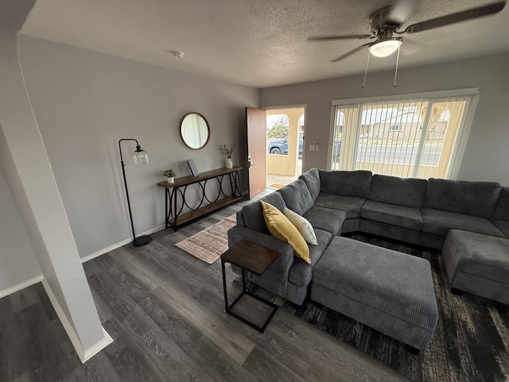 Home Near Mt Graham+fast Wifi+sleeps 8 - Safford, AZ