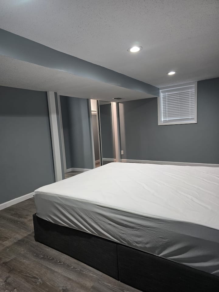 Modern Cozy 1br | Prime "Overland Park" Location - Overland Park, KS