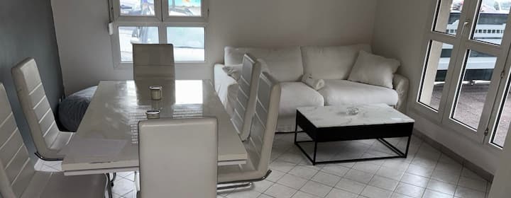 Appartement 6 Personnes Avec Vue Sur Le Lac - Torcy