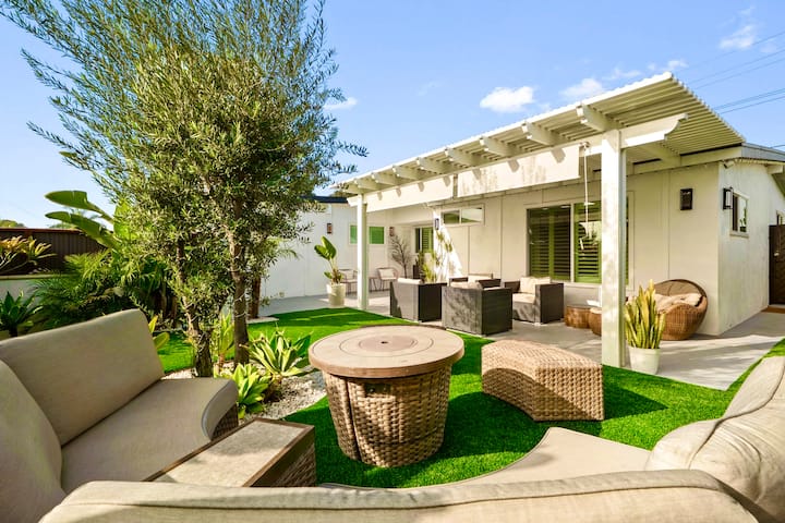 Fun & Modern Summer Pool Home Near Disney! - Anaheim, CA