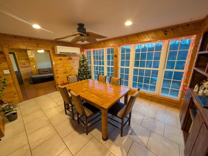 Smoky Mountain Treehouse Suites (2 Cabins) - Cosby, TN