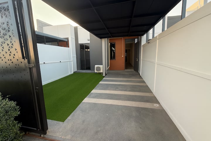 Quiet, Secure 2br Private Villa Near The Beach - Hua Hin