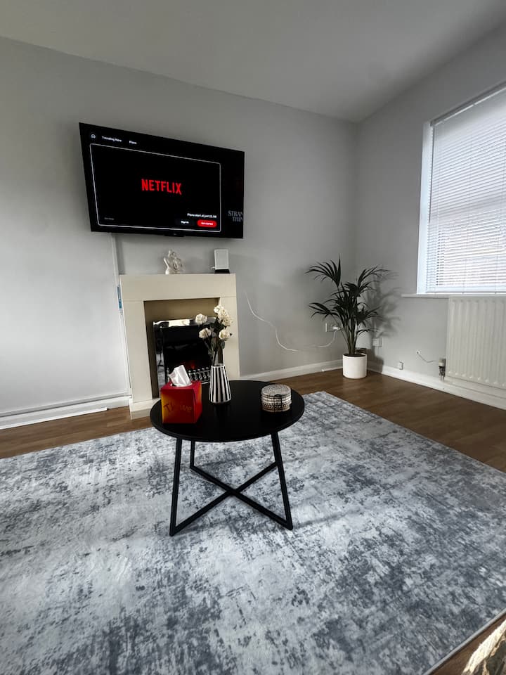 Oakleigh Way- 2 Bedroom, Sleeps 5, Fully Furnished - Carlisle