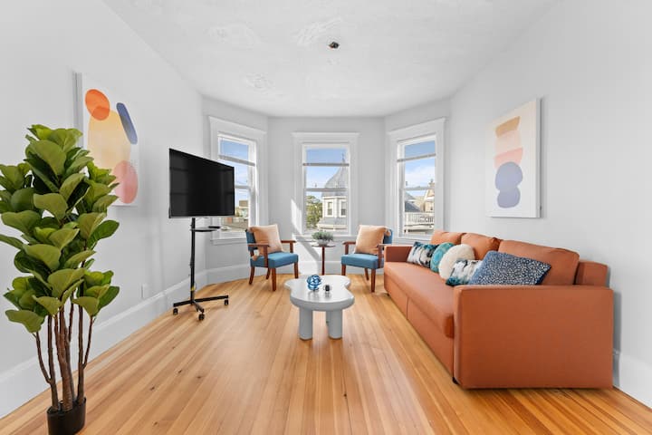 Steps To The Ocean Near City And Airport/parking - Winthrop, MA