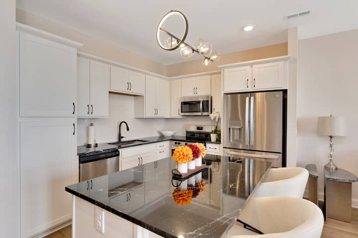 Chattanooga Modern Retreat, Luxury, Prime Location - Chattanooga, TN