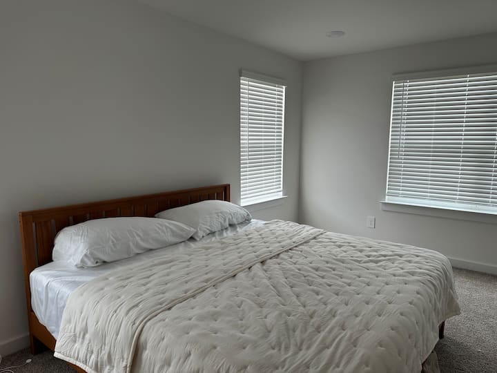 Bright Modern Home | Luxurious Stay - Smyrna, TN