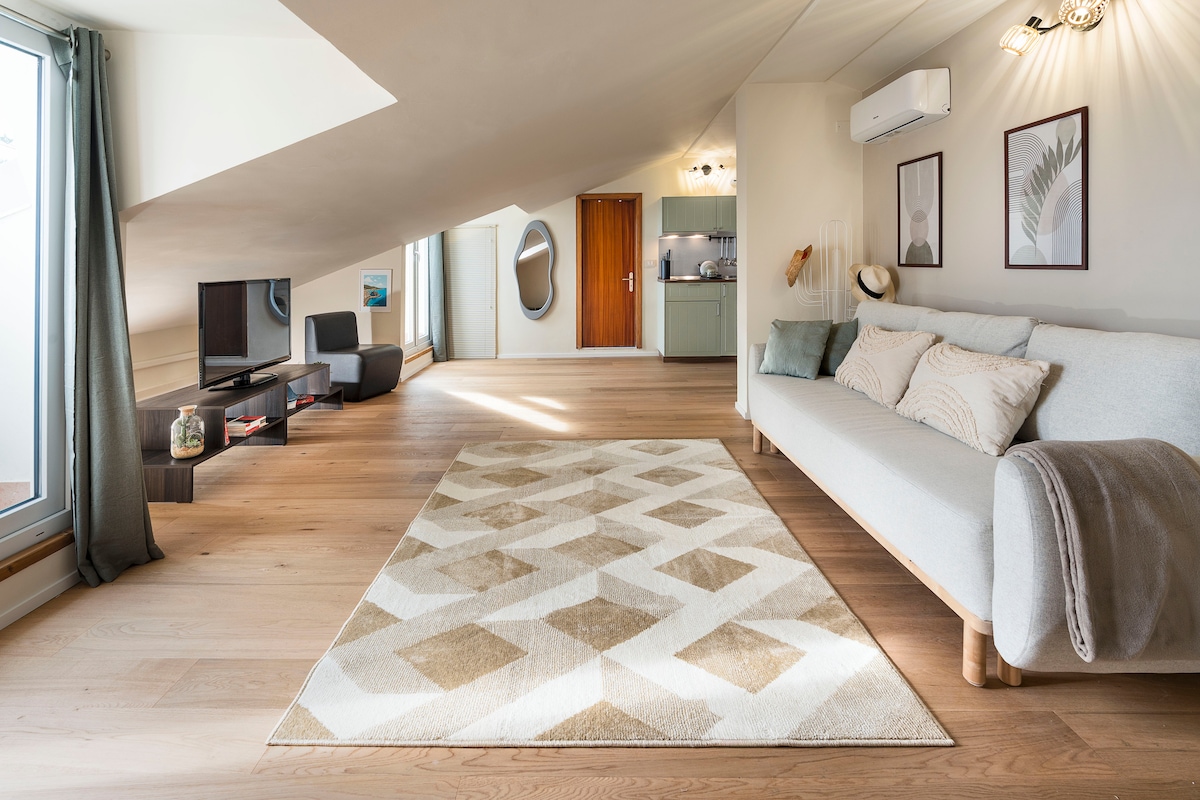 Le Nid Vue Mer - Mansarde panoramique - Appartements à louer à Aci ...