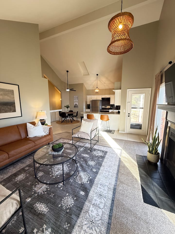 Spacious Comfort Gem 3br/3ba Everything Included - Omaha, NE