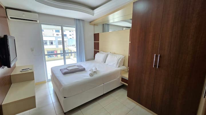 Feet in the sand, 4 bedrooms, ocean view in Meia Praia - Apartments for ...