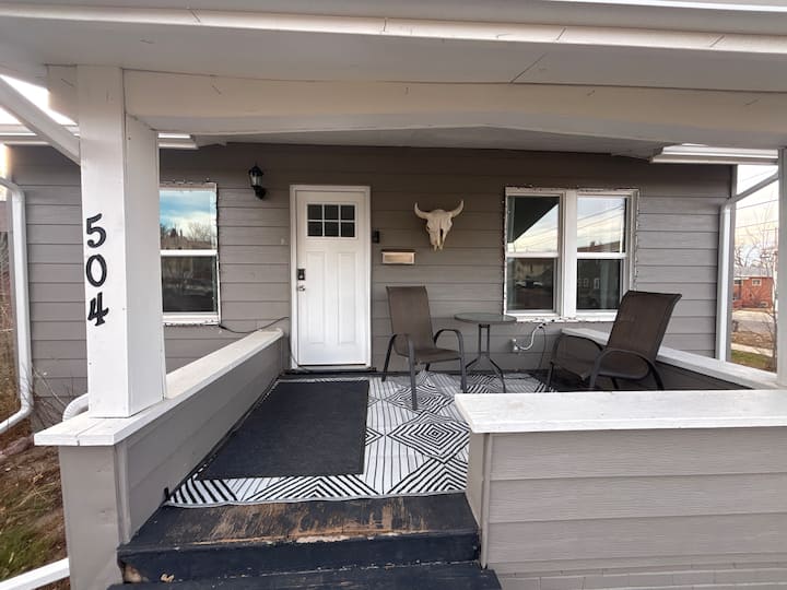 Cozy Bungalow - Casper, WY