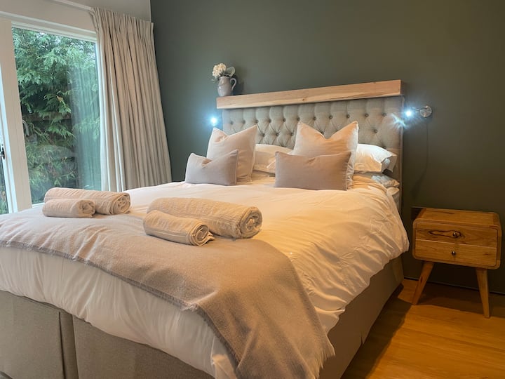 The Olive Tree - Peaceful And Tranquil Gem In Box - Melksham