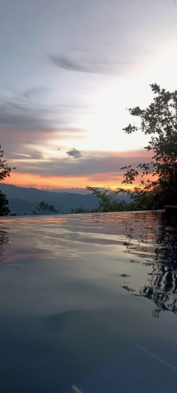 Cabaña Piedra Y Bambú 
Incluye Desayuno, Cena - Chía
